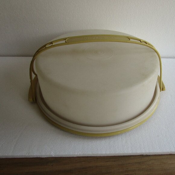 Tupperware | Kitchen | Vtg Tupperware Cake Pie Keeper Carrier Taker ...